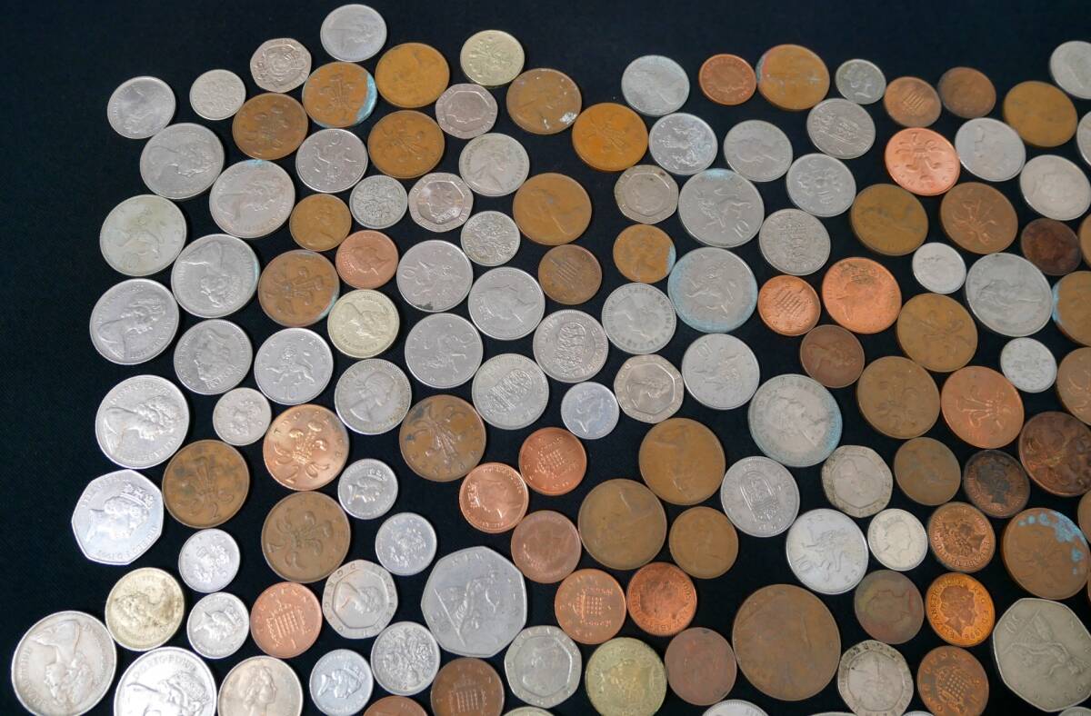 Yahoo!オークション - 送料430円(R706-F27) イギリス 硬貨 1ポンド 2...