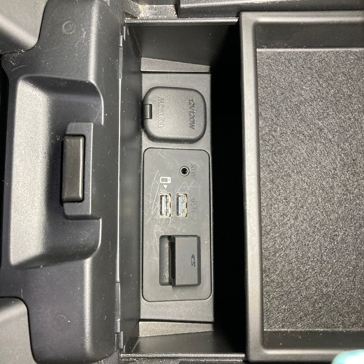 Yahoo!オークション - アテンザ XD GJ2FW センターコンソール 肘掛け ...