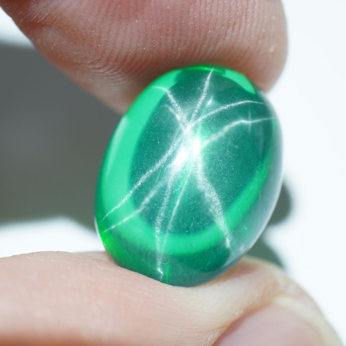 Yahoo!オークション - 13.26ct グリーン合成スターサファイア