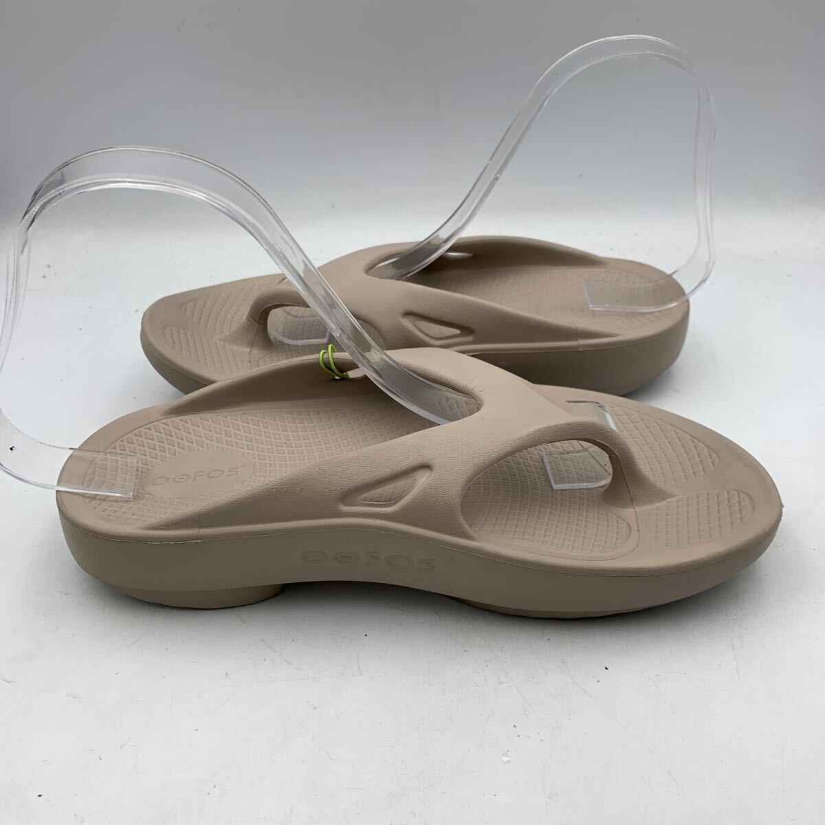 Yahoo!オークション - S231Y 未使用 美品 OOFOS ウーフォス 男女兼用 ...