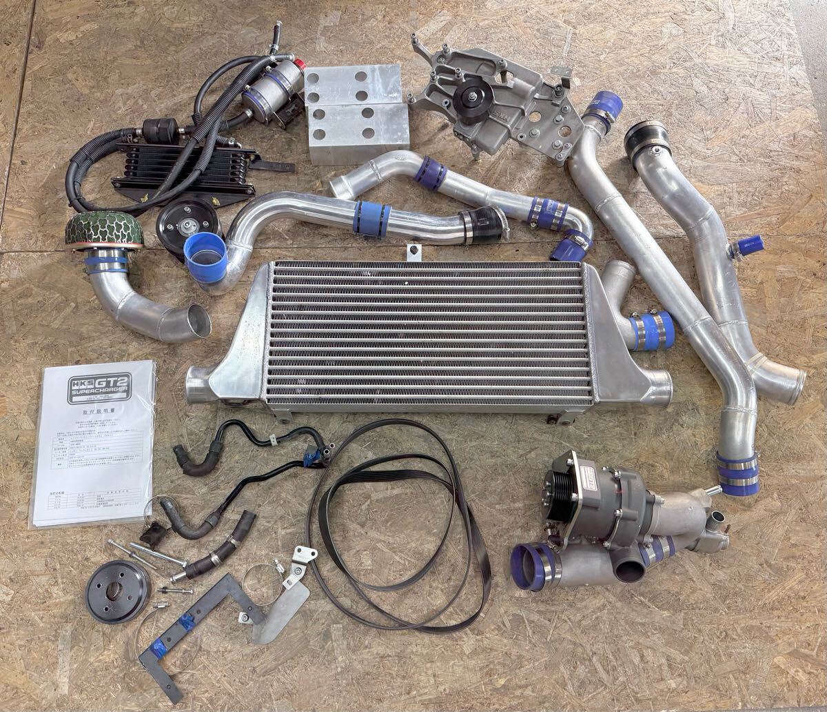 Yahoo!オークション - 【希少 】Z33 HKS スーパーチャージャー キット ...
