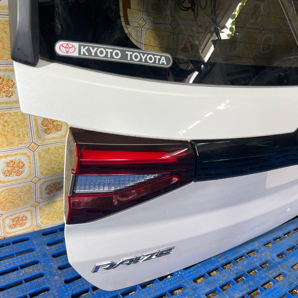 Yahoo!オークション - ライズ ロッキー 200系《A200A A201A A210A A200...