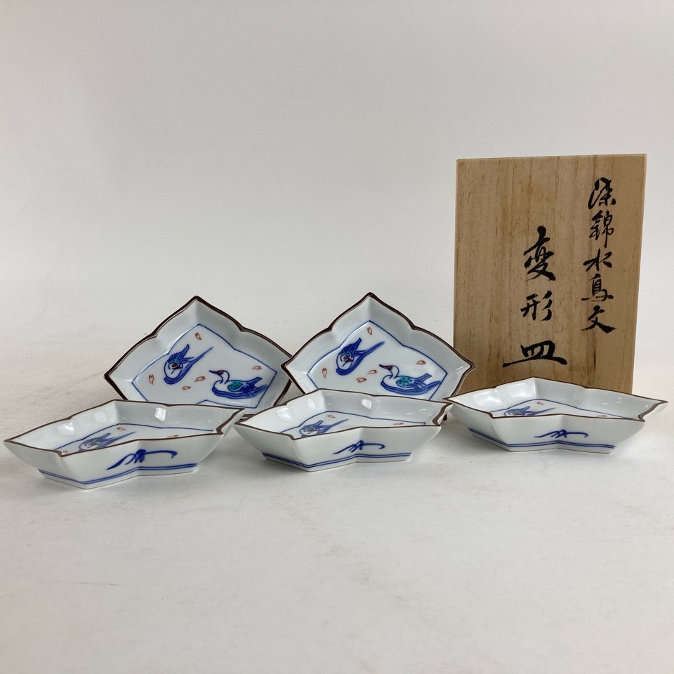 Yahoo!オークション - 辻常陸 宮内庁御用達 染錦水鳥文 変形皿 共箱 骨...