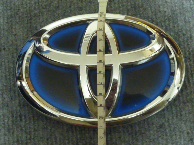 Yahoo!オークション - トヨタ ZVW30 プリウス フロント エンブレム1個 ...