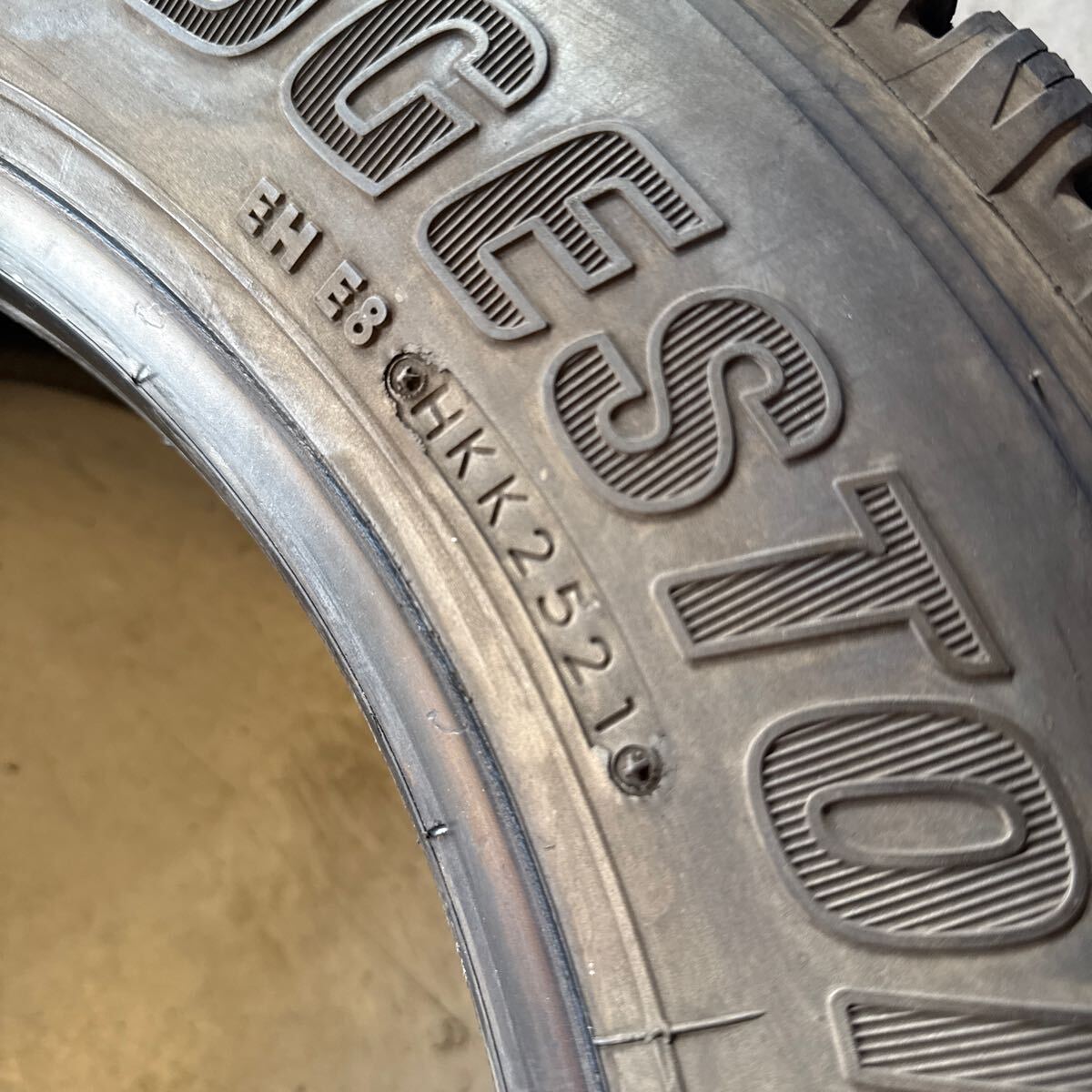 Yahoo!オークション - ブリヂストン BLIZZAK W979 205/70R17.5 115/113...