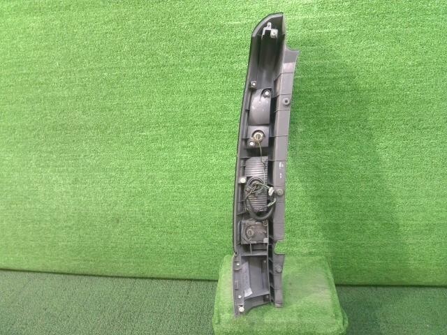 Yahoo!オークション - ステップワゴン UA-RF5 RF3 RF4 RF6 右 テール ...