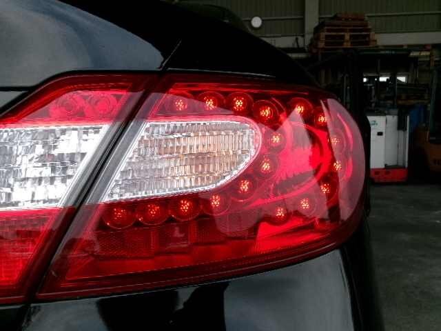 Yahoo!オークション - フーガ DBA-Y51 平成23年 右テール P8641 №2501...