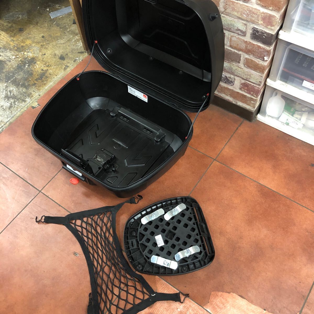 Yahoo!オークション - GIVIジビ 43L ボックス キャリア ネット 鍵付 Z...