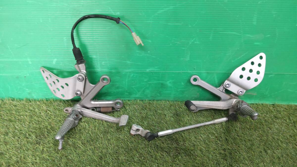 Yahoo!オークション - カワサキ ZX-6RR 03 ZX600 K ステップ 左右 セッ...