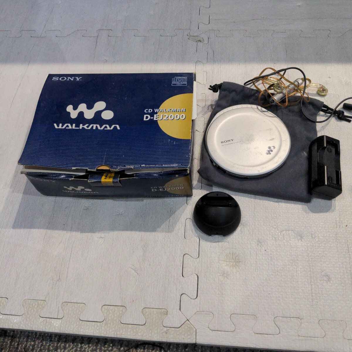 SONY ソニー WALKMAN ウォークマン CDウォークマン d-ej2000 箱(CDプレーヤー)｜売買されたオークション情報、yahooの商品情報をアーカイブ公開 - オークファン ...