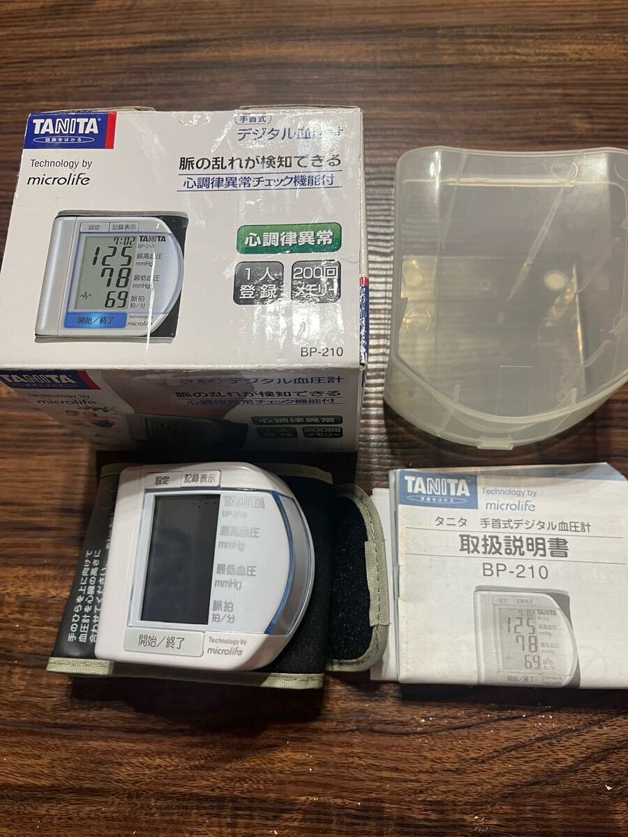 Yahoo!オークション - TANITA タニタ 手首式 血圧計 BP-210 血圧レベル...