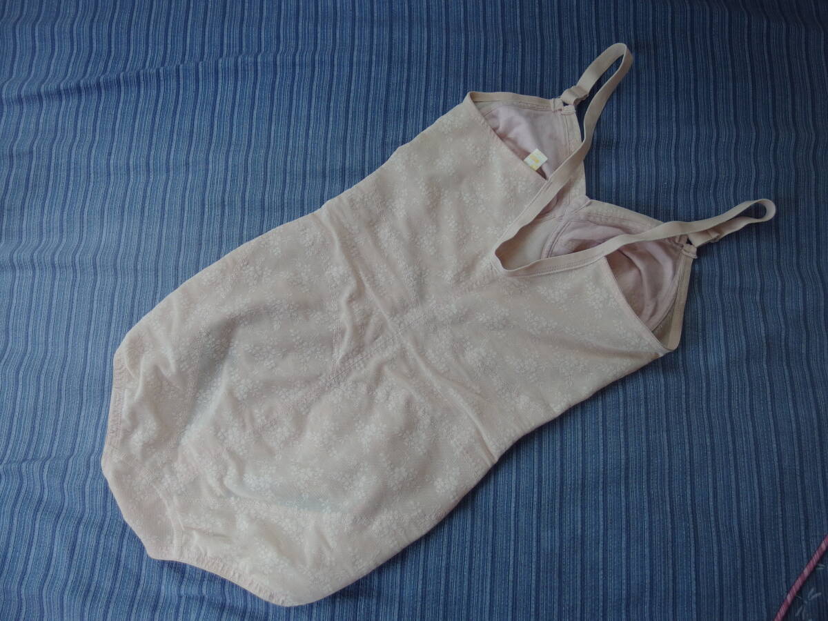 Yahoo!オークション - BS558 ワコールボディスーツ A80L ベージュ