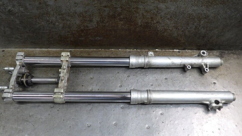 Yahoo!オークション - RGA-79A TT250R 4GY フロントフォーク ステム 検...