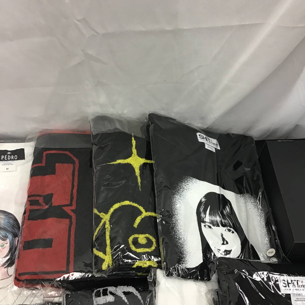 Yahoo!オークション - 19 BiSH Tシャツ タオル キーホルダー など グッ...