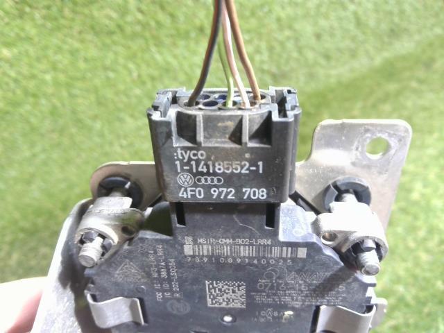 Yahoo!オークション - アウディ A4 DBA-8WCYRF 「右Fレーダーセンサー...