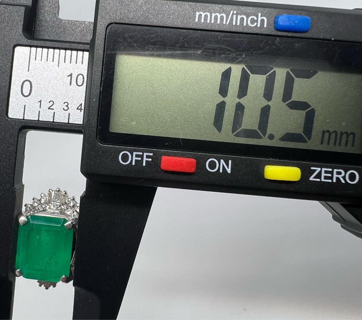 Yahoo!オークション - 1円 Pt900 リング エメラルド 4.74ct ダイヤモン...