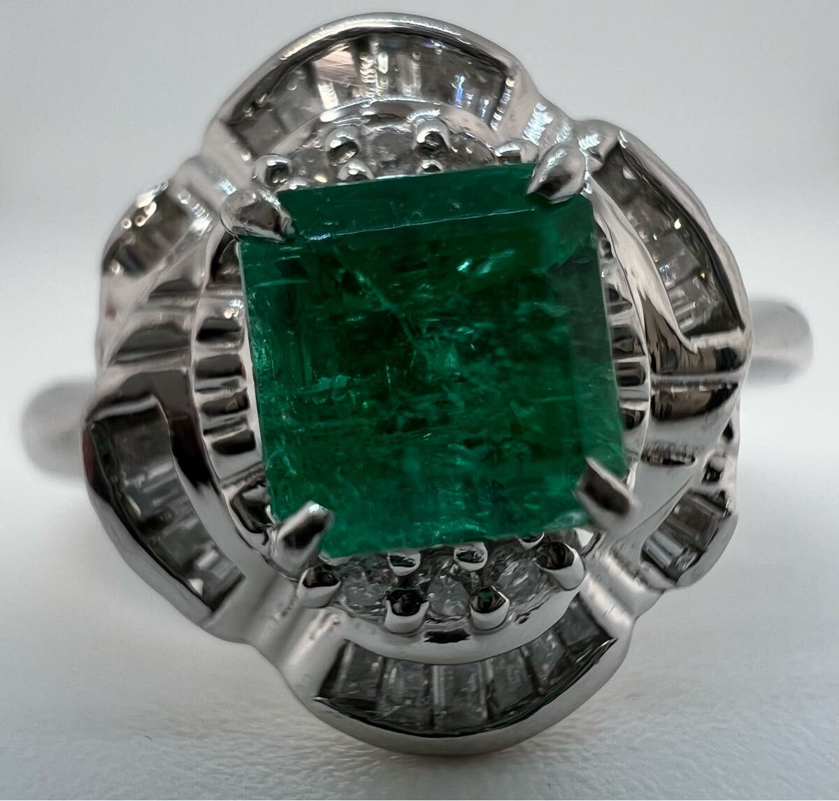 Yahoo!オークション - 1円 Pt900 リング エメラルド 0.833ct ダイヤモ...