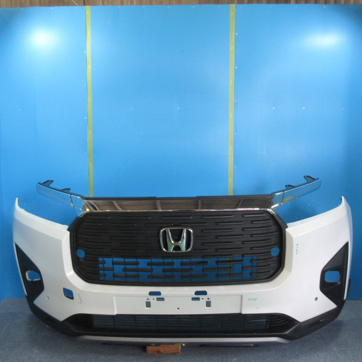 Yahoo!オークション - X HONDA WR-V DG5 フロントバンパー ホワイトパ...