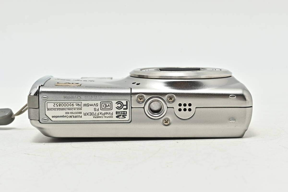 Yahoo!オークション - 1G-999 FUJIFILM 富士フイルム FINEPIX F70 EXR ...