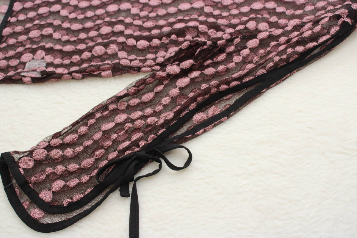 Yahoo!オークション - 5-1679 新品 開き袖 刺繍シアートップス Fサイ...