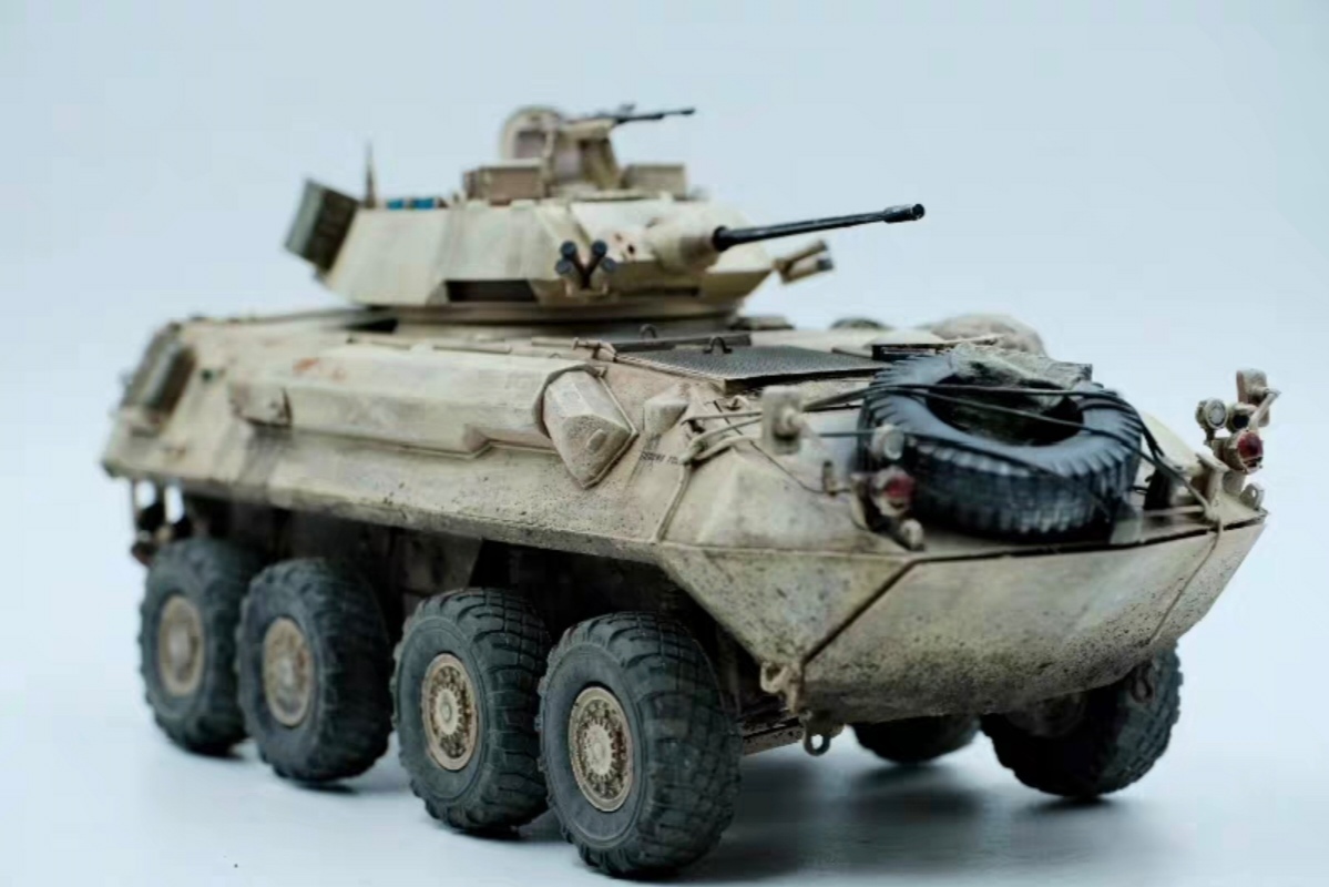 Yahoo!オークション - 1/35 アメリカ軍 LAV-Ⅲ歩兵戦闘車 組立塗装済完...