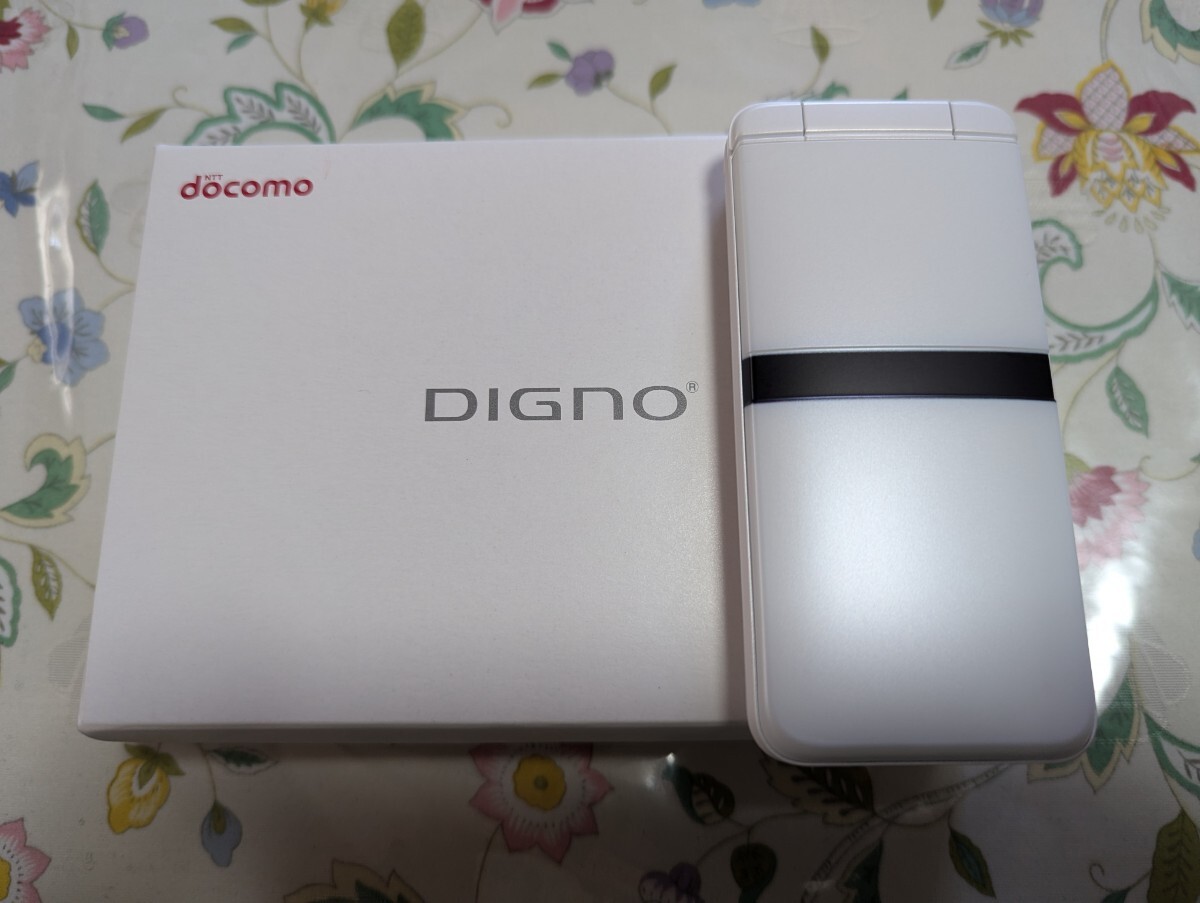 Yahoo!オークション - docomo DIGNOケータイKY-42Cホワイトおまけ付き