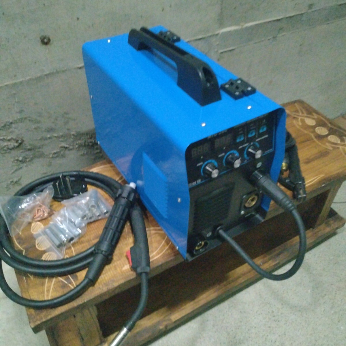 Yahoo!オークション - 半自動溶接機 MIG200 INVERTER MIG/MMA WELDER ...