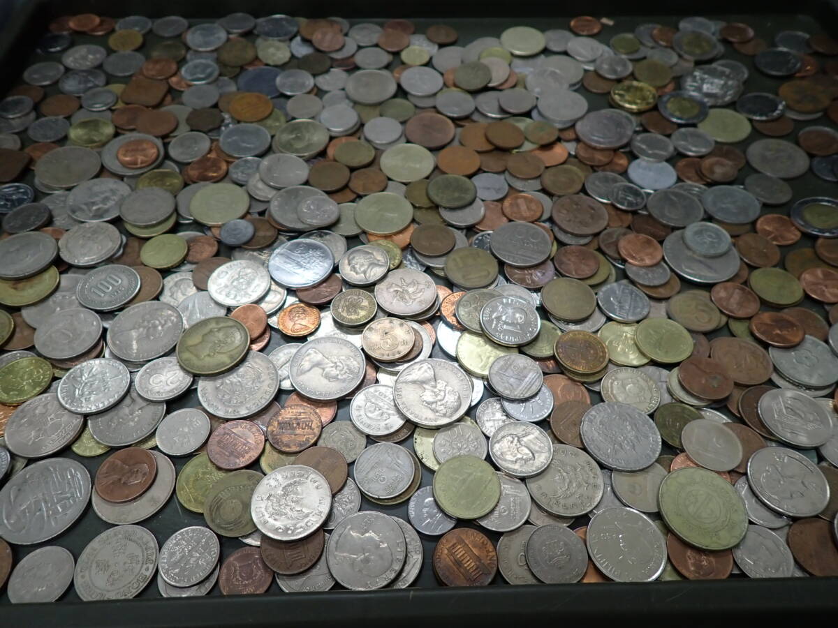 Yahoo!オークション - 4 世界のコイン まとめ 約2 630g