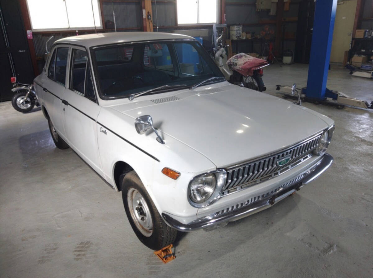 Yahoo!オークション - 初代カローラセダン KE10 昭和44年式 フロア4MT ...