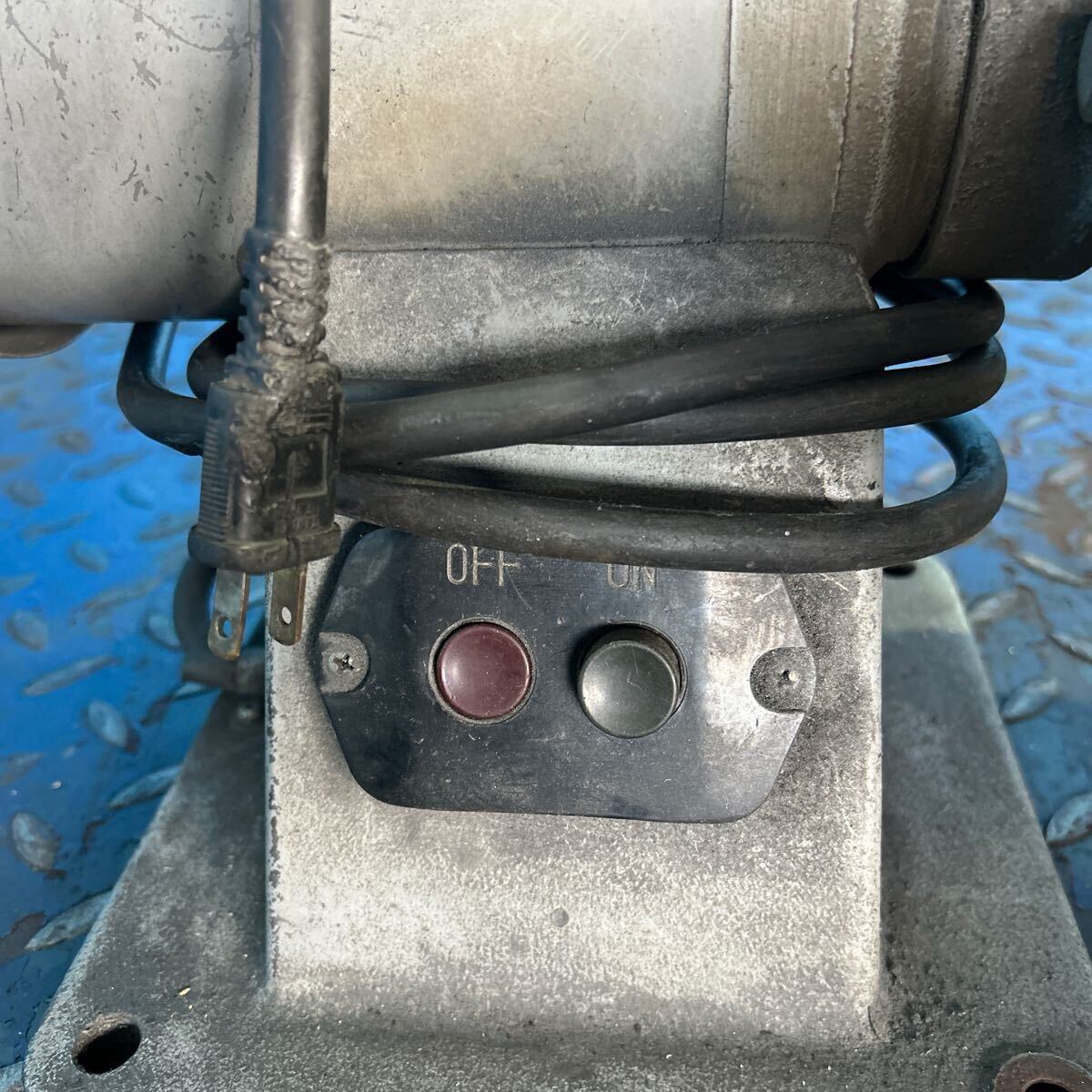 Yahoo!オークション - T1562 ベルトグラインダー 詳細不明 100V 替えの...