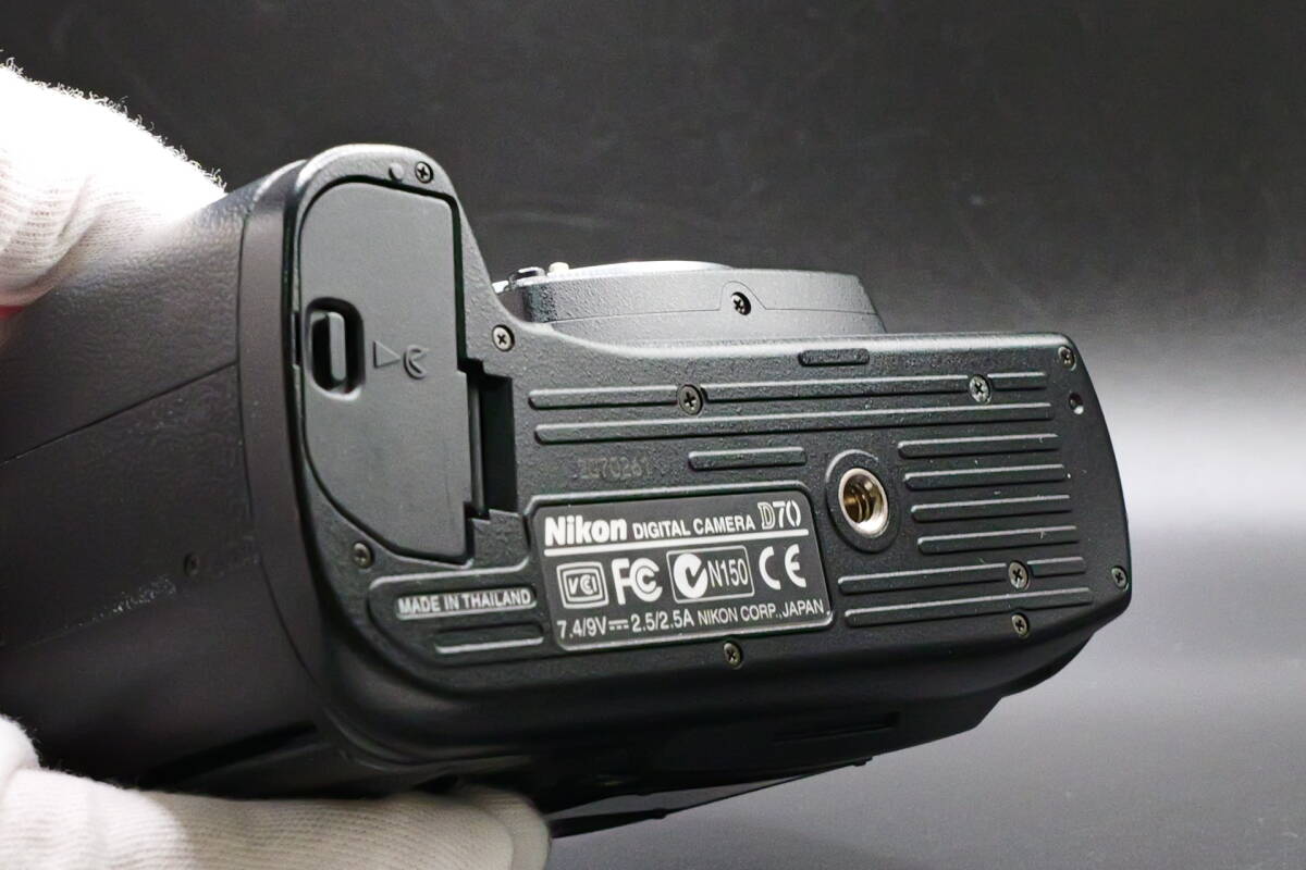 Yahoo!オークション - 【実用美品】ニコン NIKON D70 ボディ 動作OK #4...