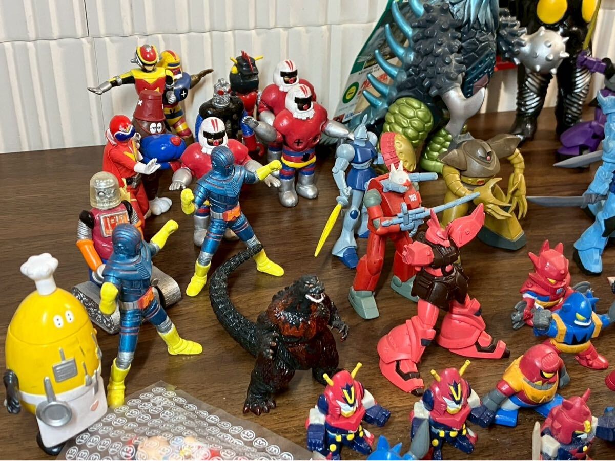 Yahoo!オークション - B202 フィギュアまとめ ソフビ ガンダム 仮面ラ...