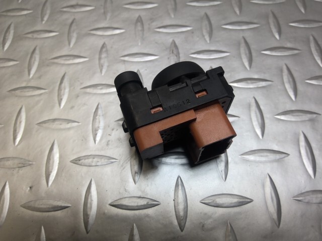 Yahoo!オークション - フリード GB3 ドアミラースイッチ 35190-SYY-J01