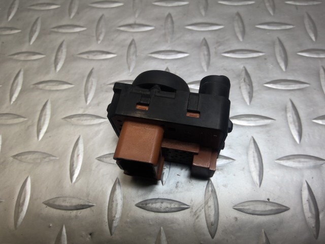 Yahoo!オークション - フリード GB3 ドアミラースイッチ 35190-SYY-J01