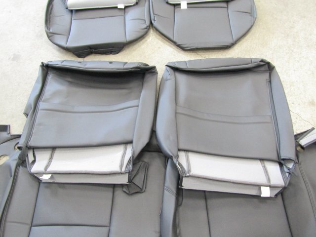 Yahoo!オークション - [70J+EE0] クラッツィオ Clazzio シートカバー ...