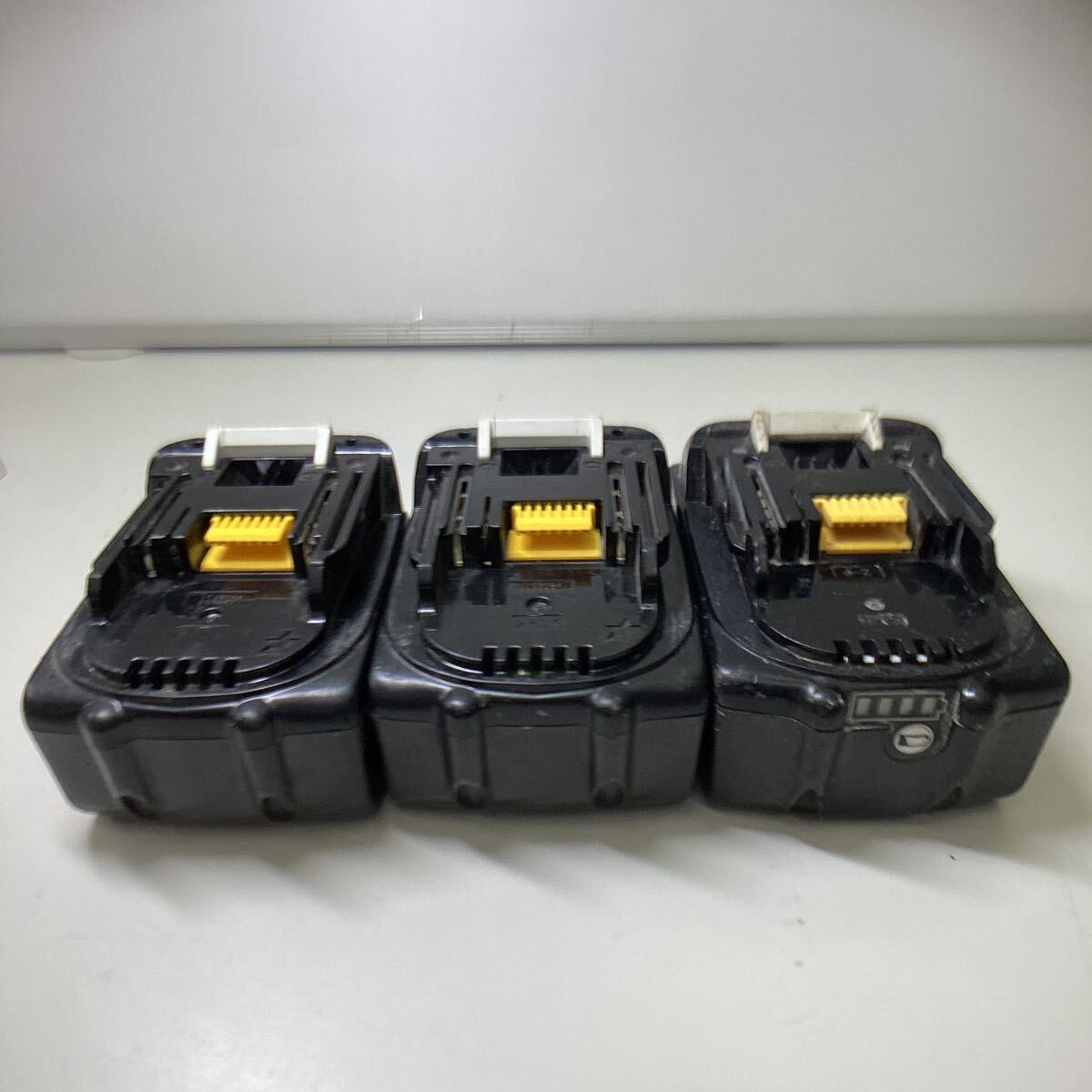 Yahoo!オークション - makita マキタ バッテリー BL1430 14.4V 3.0Ah B...