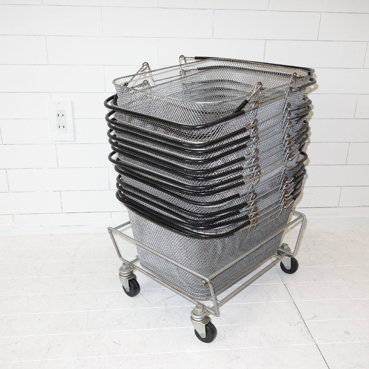 Yahoo!オークション - 買い物かご＆カゴ置き台セット カゴ台車 床上げ...