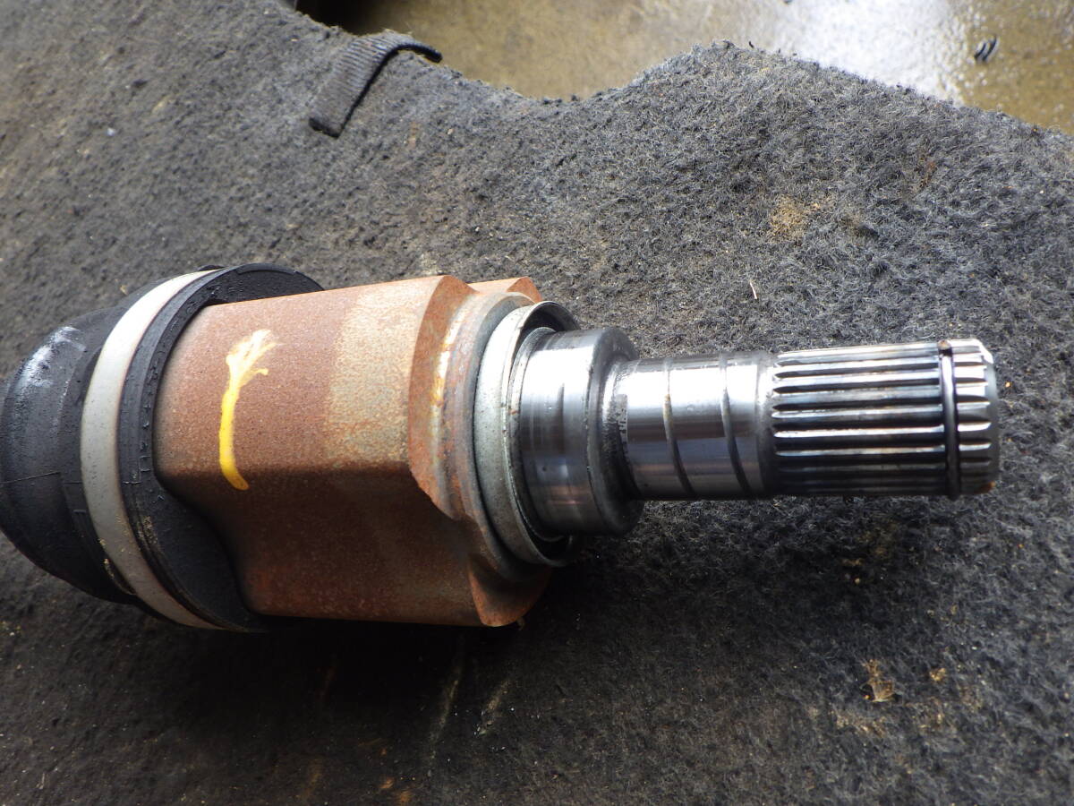 Yahoo!オークション - 杉B2 即決 E11 ノート 左 ドライブシャフト