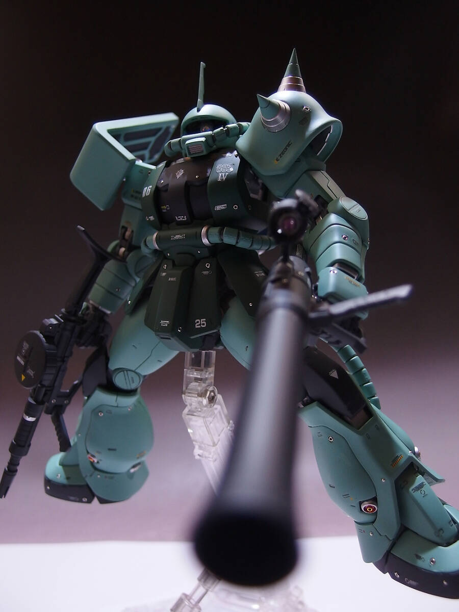 Yahoo!オークション - 1/100 MG MS-06S ザクIIS型 Ver.2.0 量産機仕様 ...
