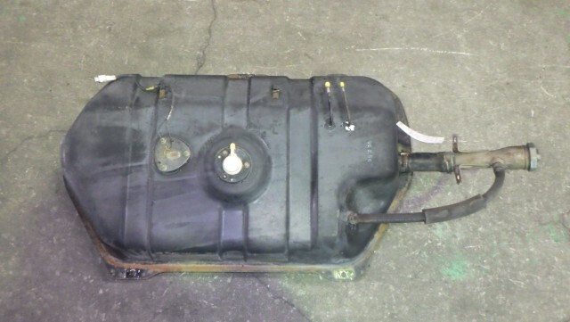Yahoo!オークション - ミニキャブ V-U42T フューエルタンク MR135848 ...