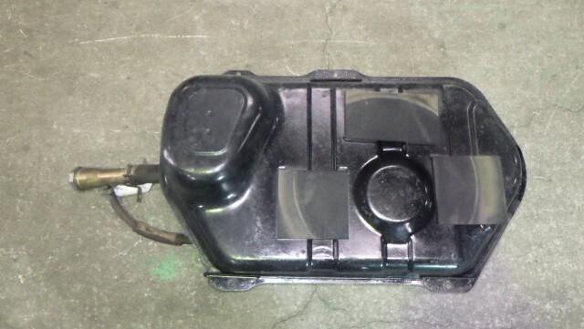 Yahoo!オークション - ミニキャブ V-U42T フューエルタンク MR135848 ...