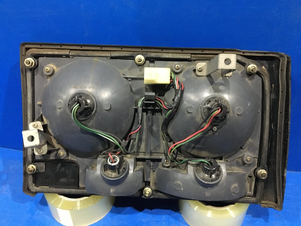日産 スカイライン R30 DR30 RS 後期 テールランプ ライト 左右セット IKI 4334 一部レンズヒビ割れ有り 画像参照 25.7.23.Y.26-NZ(テールライト)｜売買され ...