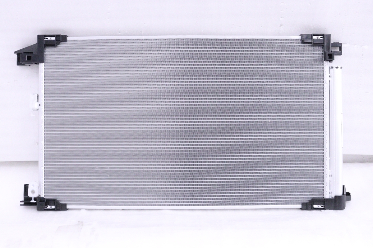 Yahoo!オークション - 57-1116 未使用品 MXPH10 ヤリスハイブリッド コ...