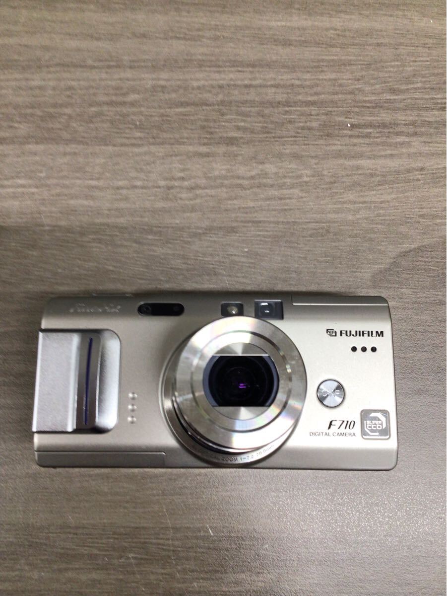 Yahoo!オークション - FUJIFILM FinePix F710 デジカメ カメラ 富士フ...