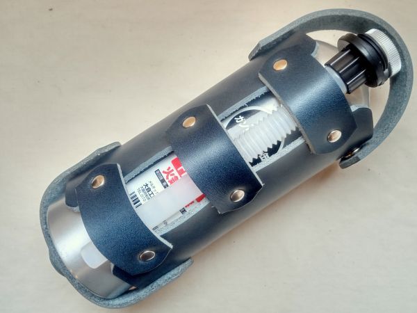 Yahoo!オークション - メルテックFK-06(1L携行缶)＆レザーホルダーセッ...