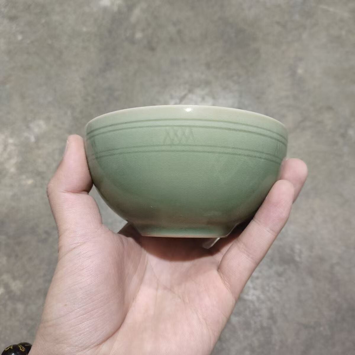 Yahoo!オークション - y93 旧家蔵出 時代物 宋 龍泉窯 梅青釉 双魚碗 ...