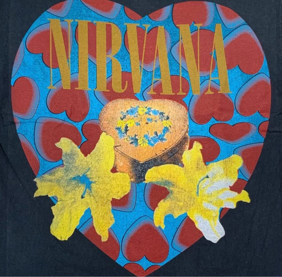 Yahoo!オークション - 11996 NIRVANA ニルヴァーナ ハートシェイプトボ...
