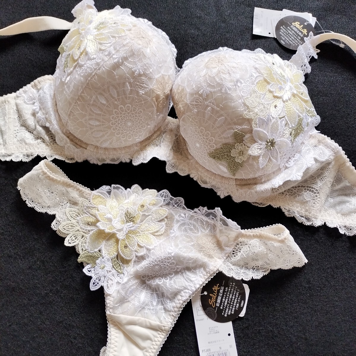 Yahoo!オークション - wacoal サルート 08 牡丹 ブラ ソングセット G75...