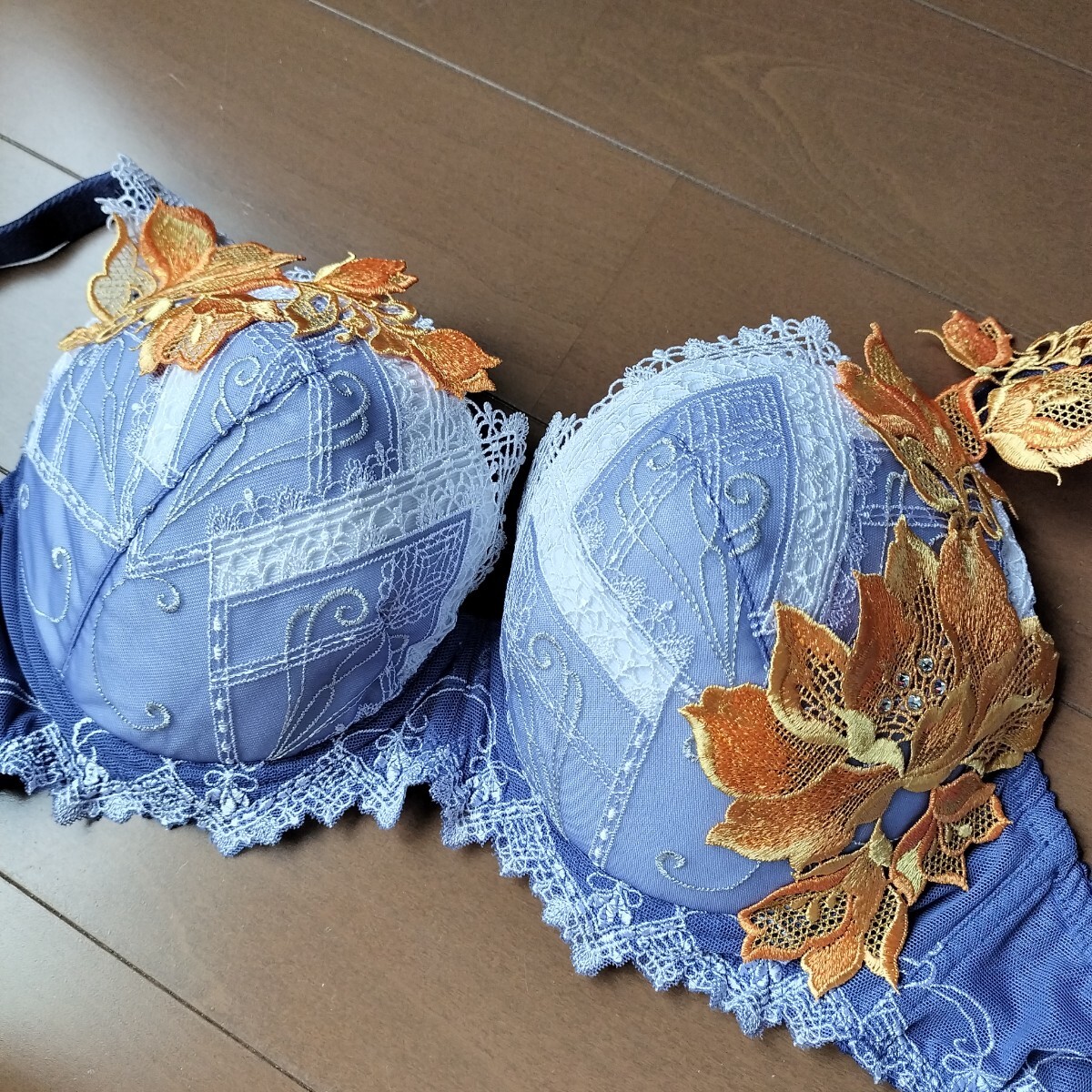 Yahoo!オークション - 超美品 サルート 04 ジャズ ブラジャー単品 G75 ...