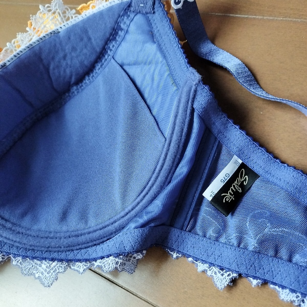 Yahoo!オークション - 超美品 サルート 04 ジャズ ブラジャー単品 G75 ...